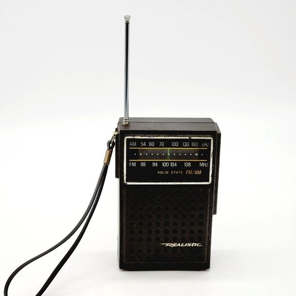 Realistic | Portable Audio & Video | Vintage Realistic Transistor Radio ...